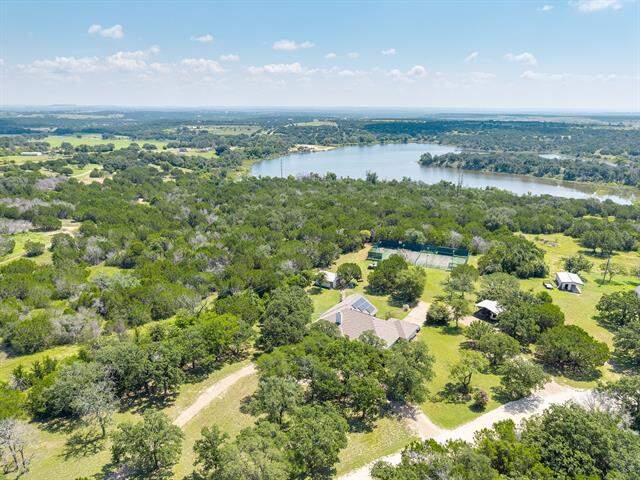 725 County Road 300, Hamilton, TX 76531 | MLS# 21083742 | @properties ...