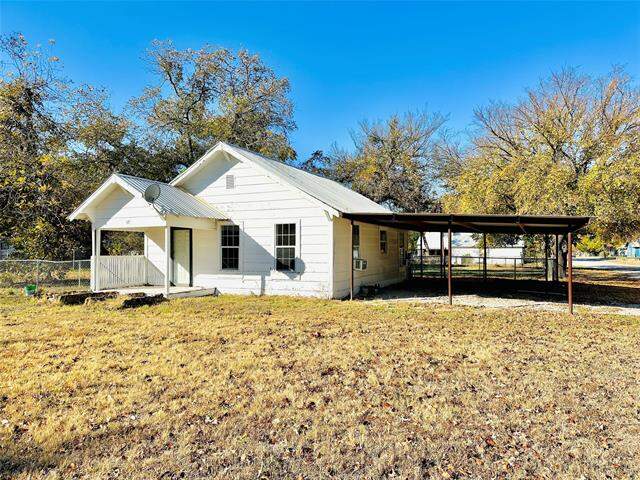 517 N Ave D, Cross Plains, TX 76443 | MLS# 21113045 | @properties lone ...