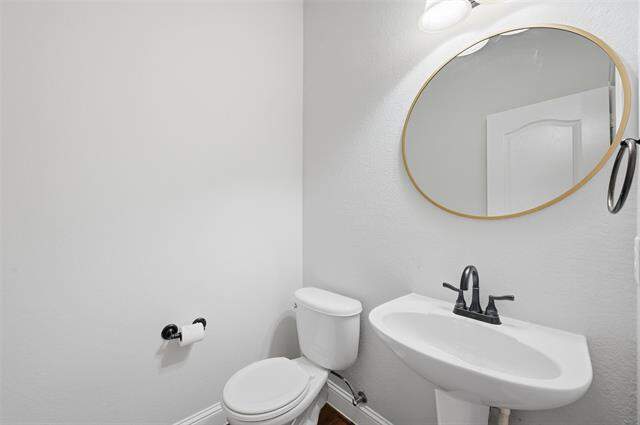 6284 Sun Ray Drive, Denton, TX 76208 | MLS# 21142809 | @properties lone ...