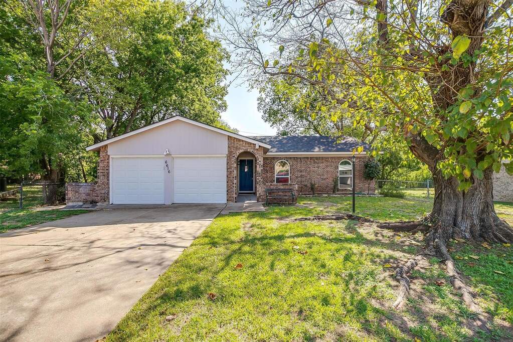 6616 Rickee Court, Watauga, TX 76148 | MLS# 21296280 | @properties lone ...