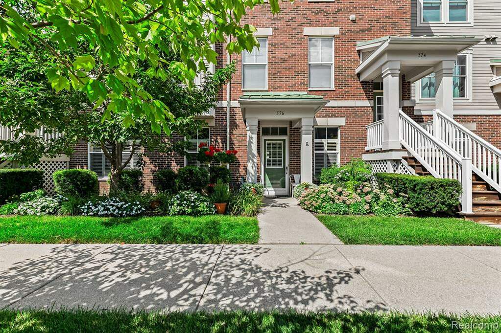 376 Red Ryder Drive, Plymouth, MI 48170 | MLS# 20221033697 ...