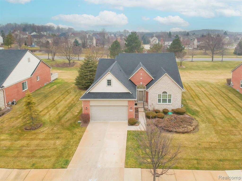 47670 Vistas Circle Drive N, Canton Twp, MI 48188 | MLS# 20221068625 ...