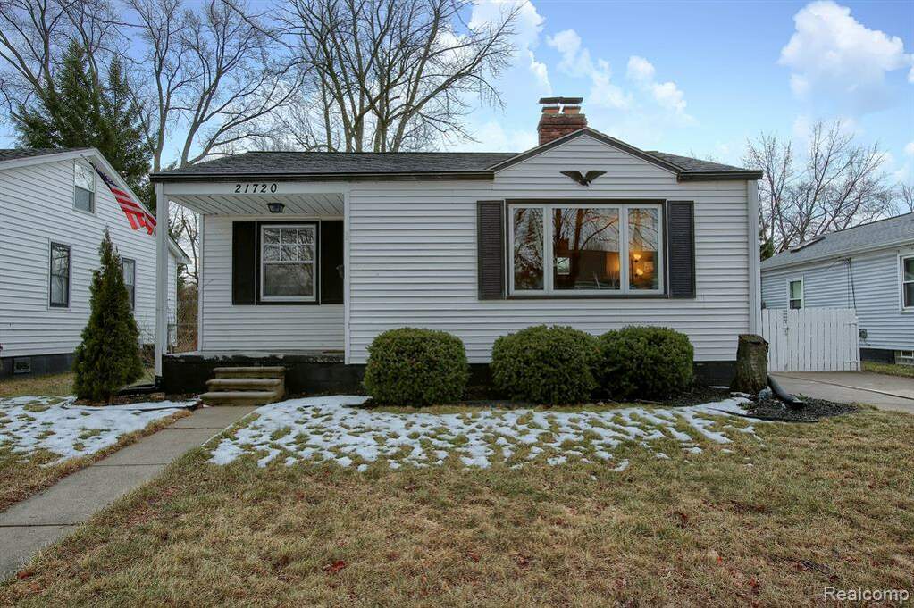 21720 Cedar Street, St. Clair Shores, MI 48081 | MLS# 20230016302 ...