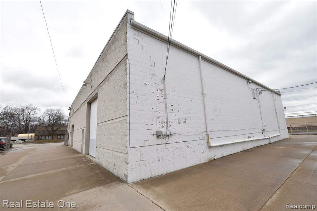 1340 E 11 Mile Road, Madison Heights, MI 48071 | MLS# 20230020193 ...