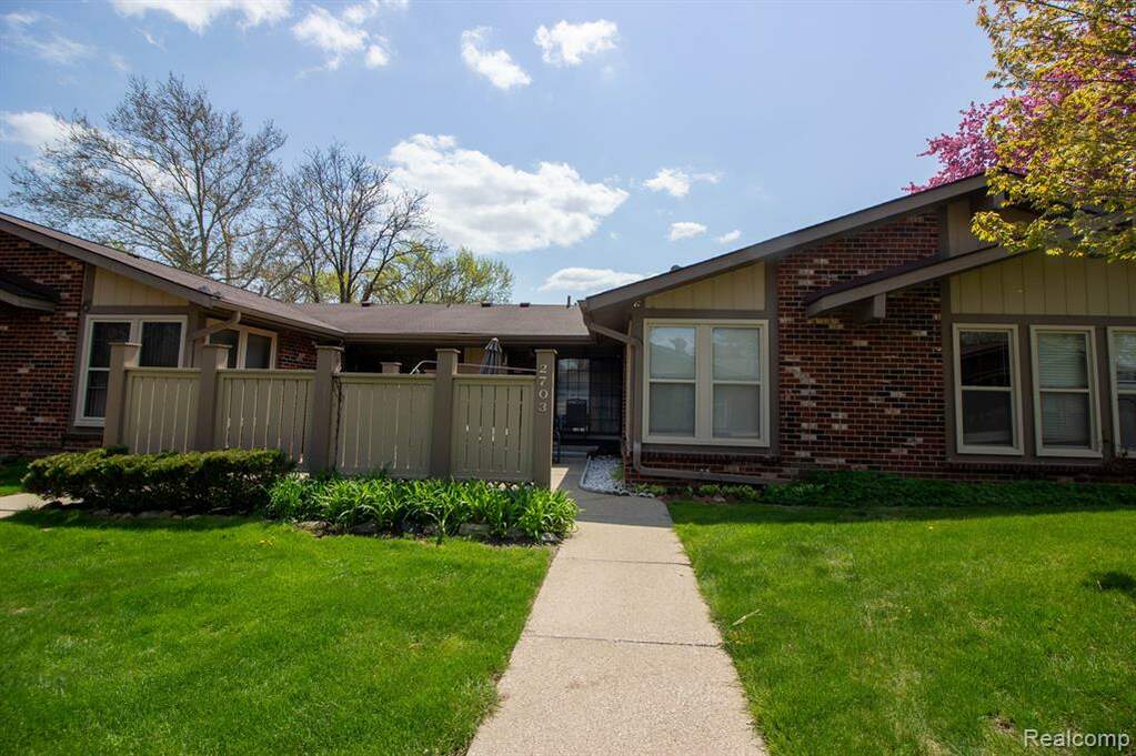 2703 Roundtree Drive Troy MI 48083 MLS 20230034965 properties 2703 Roundtree Drive Troy MI 48083 MLS 20230034965 properties