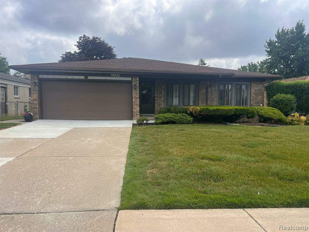 38142 Pinebrook Drive, Sterling Heights, MI 48310 | MLS# 20230048931 ...