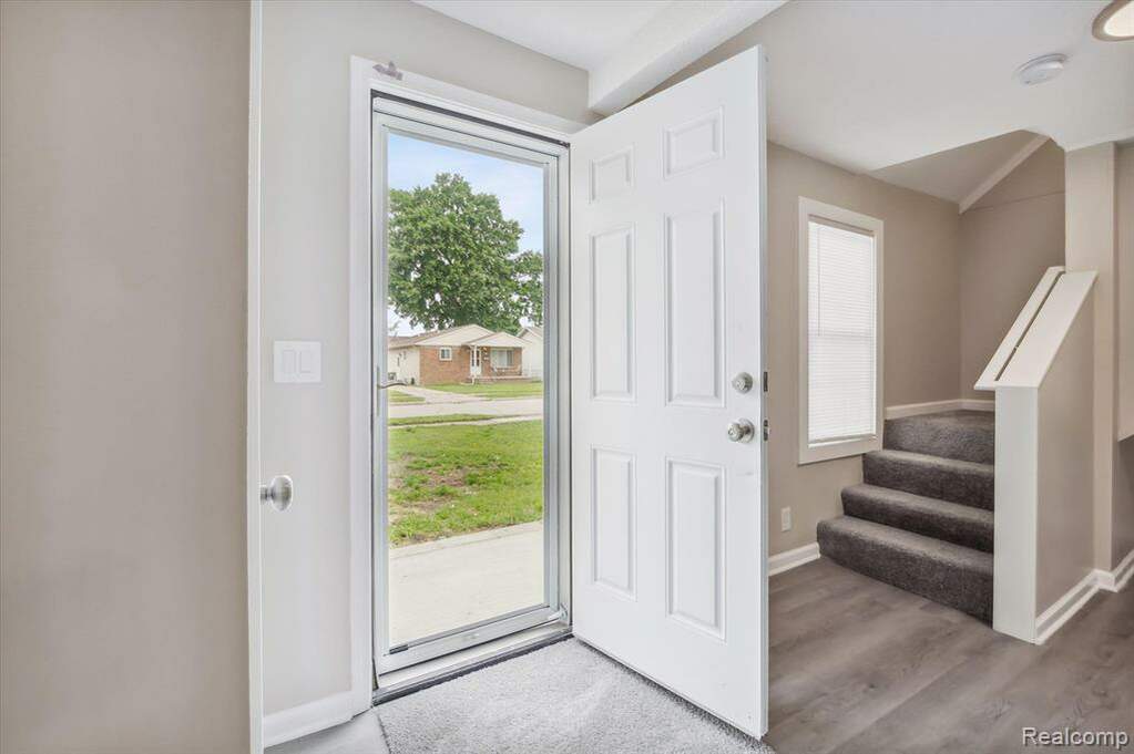 26628 Groveland Street, Madison Heights, MI 48071 | MLS# 20230051372 ...