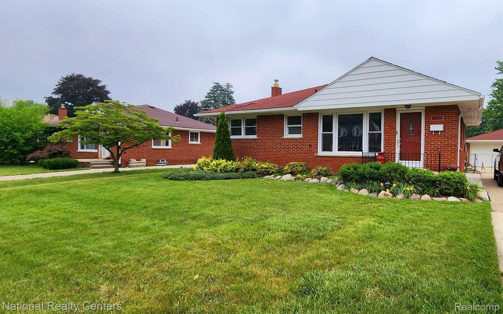 6832 Nightingale Street, Dearborn Heights, MI 48127 | MLS# 20230060089 ...