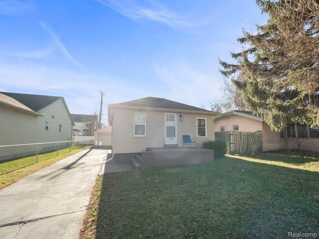 1176 Hartland Drive, Troy, MI 48083 | MLS# 20230104411 | @properties REMI Christie's ...