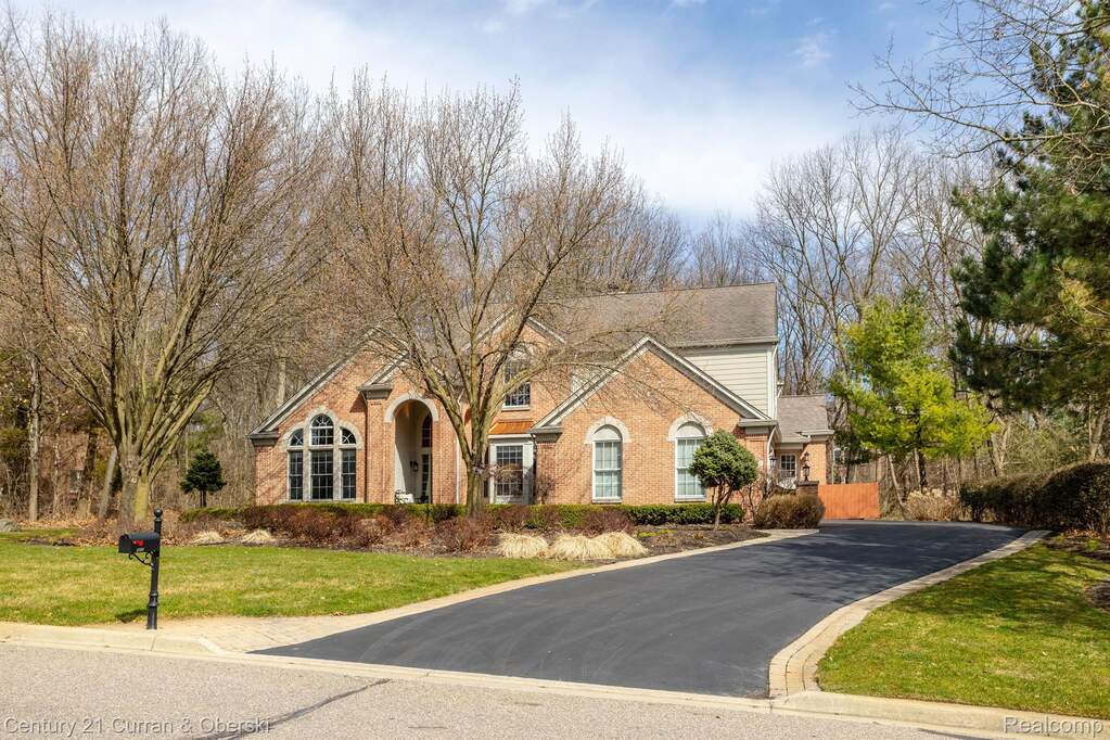 4271 Dominion Boulevard, Brighton, MI 48114 | MLS# 20240010914 ...