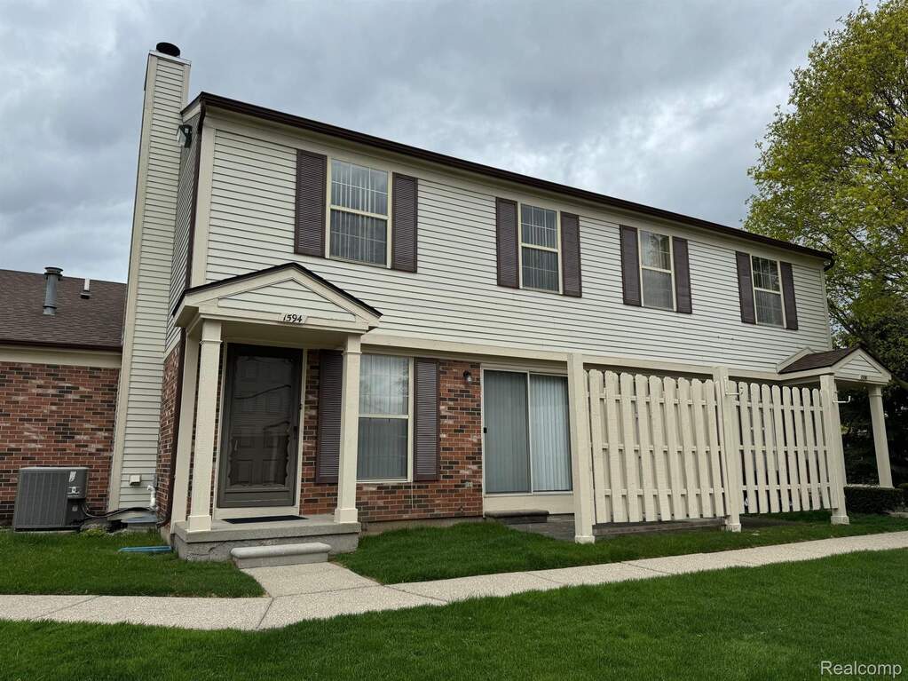 1594 Dover Hill S Walled Lake Mi 48390 Mls 20240025734