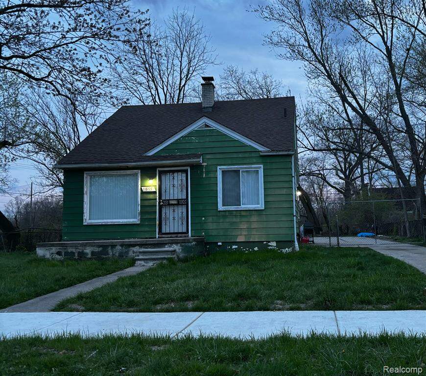 11895 Pierson Street, Detroit, MI 48228 | MLS# 20240026639 ...