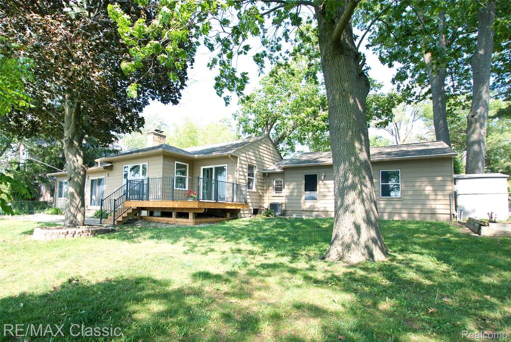 1861 Ladd Road, Wolverine Lake, MI 48390 | MLS# 20251008563 ...