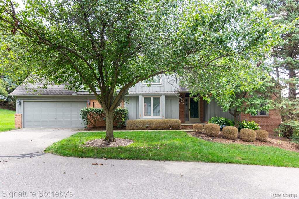 37524 Burton Court, Farmington Hills, MI 48331 | MLS# 20251017072 ...