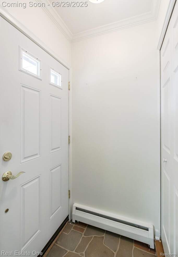 524 Elizabeth Street, Rochester, MI 48307 | MLS# 20251030500 ...