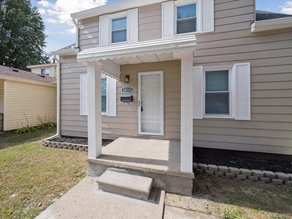 12135 Leverne, Redford, MI 48239 | MLS# 20251038824 | @properties REMI ...