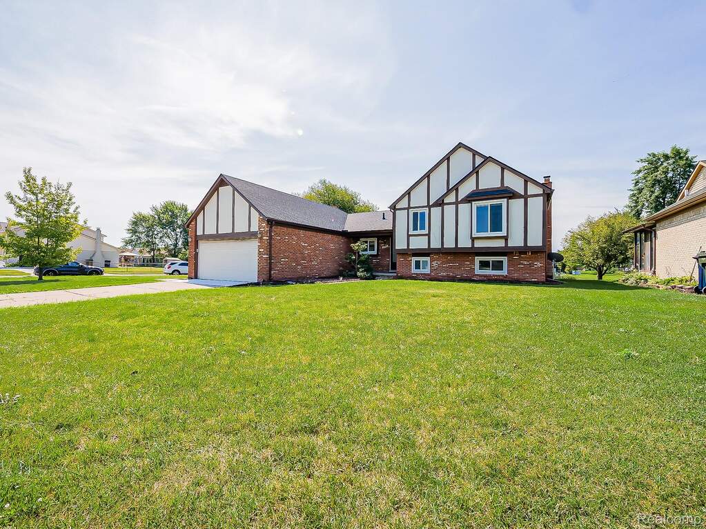 3550 Kirkton Drive, Sterling Heights, MI 48310 | MLS# 20251039254 ...