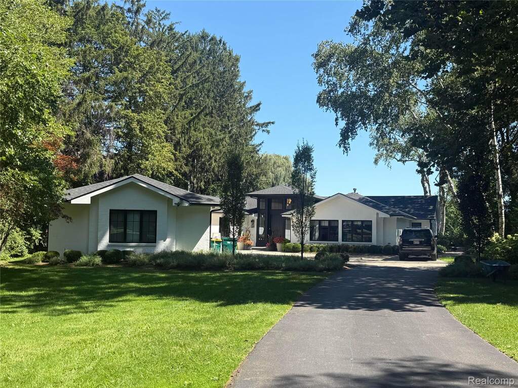 1030 Lake Angelus Shores, Lake Angelus, MI 48326 | MLS# 20251042399 ...