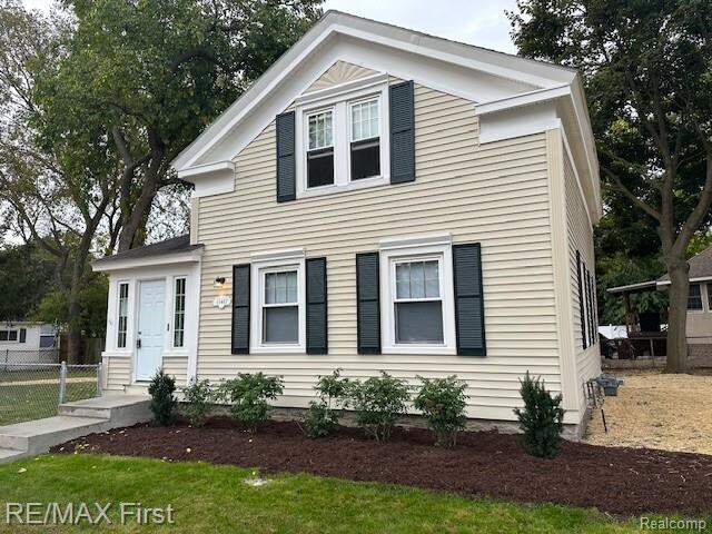 35487 Glover Street, Wayne, MI 48184 | MLS# 20251046559 | @properties ...