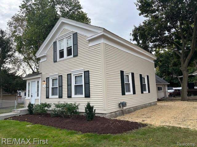 35487 Glover Street, Wayne, MI 48184 | MLS# 20251046559 | @properties ...