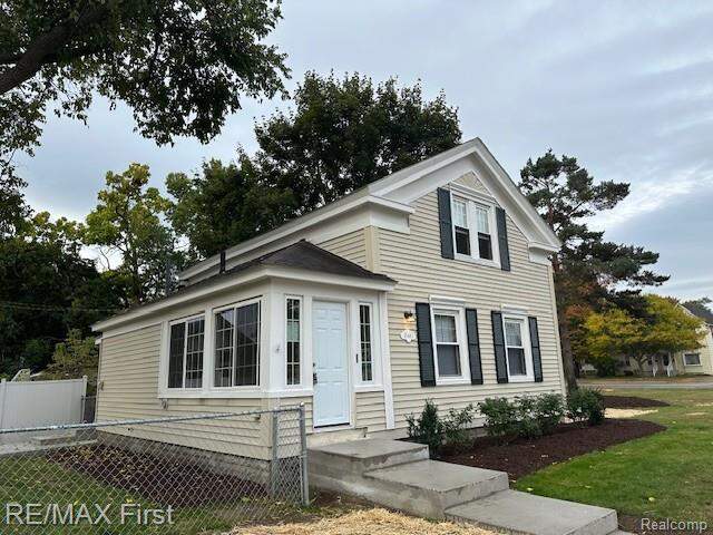 35487 Glover Street, Wayne, MI 48184 | MLS# 20251046559 | @properties ...