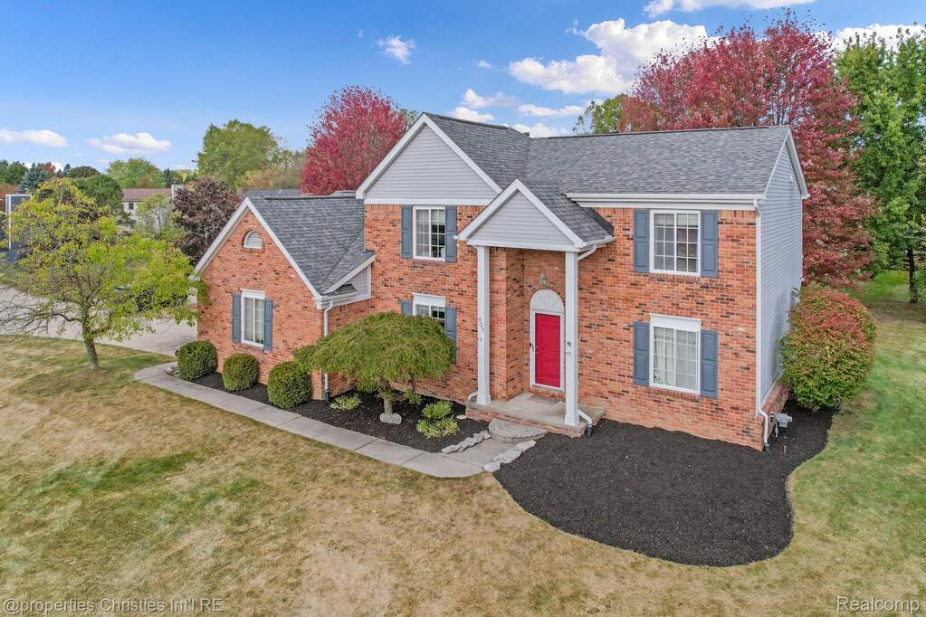 921 River Valley Drive, Lake Orion, MI 48362 | MLS# 20251048236 | @properties REMI Christie's ...