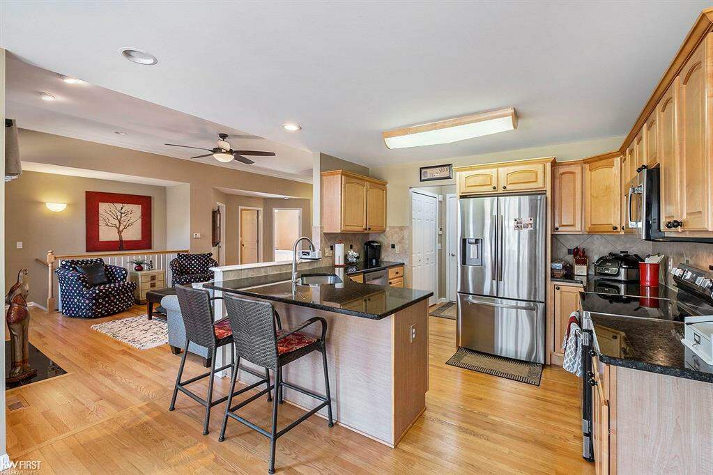 5424 Hidden Ridge, Fenton Twp, MI 48451 | MLS# 5050135957 | @properties ...