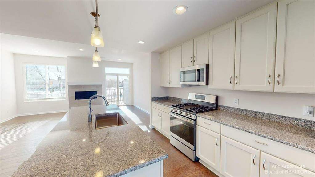 2719 Bristol Ridge Drive, Ann Arbor, MI 48105 | MLS# 543292901 ...