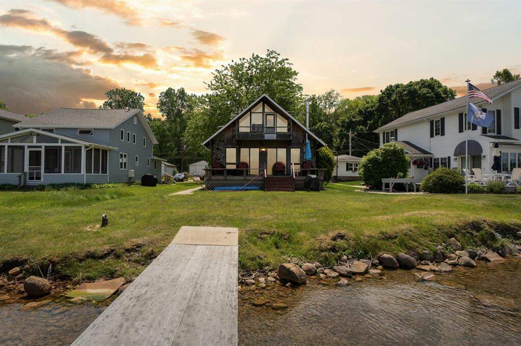 750 Lakeview Drive, Columbia Twp, MI 49234 | MLS# 55023018455 ...