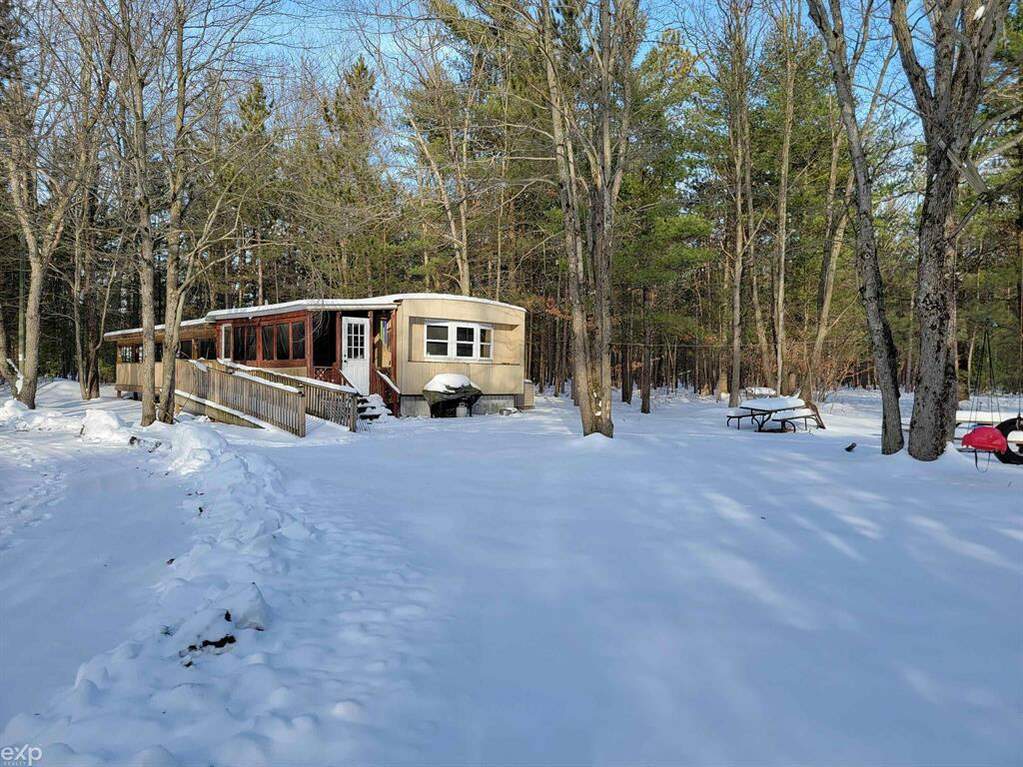 10450 N Tuttle Rd, Freesoil Twp, MI 49411 | MLS# 58050101755 ...