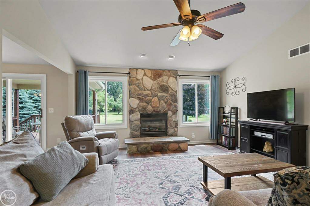 65324 Wolcott Road, Ray Twp, MI 48096 | MLS# 58050146929 | @properties ...