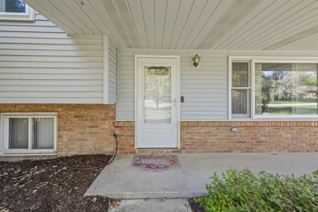 503 N Walker Street, Capac, MI 48014 | MLS# 58050191967 | @properties ...