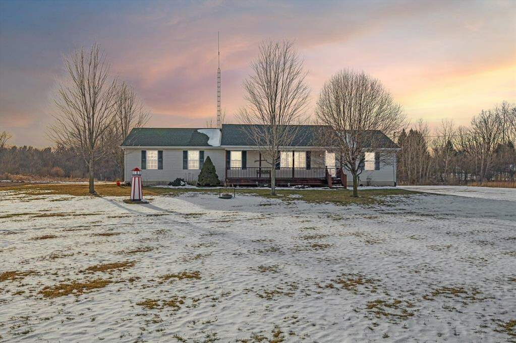 9172 S Durand Rd, Burns Twp, MI 48429 | MLS# 60050101044 | @properties ...
