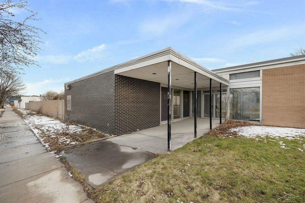 1300 Woodside Avenue, Essexville, MI 48732 | MLS# 61050134240 ...