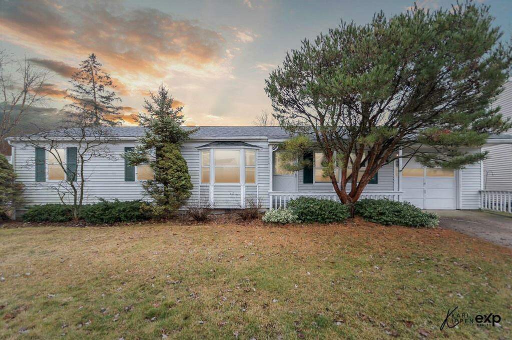 230 Brandywyne Drive Nw, Alpine Twp, MI 49321 | MLS# 65023002039 ...