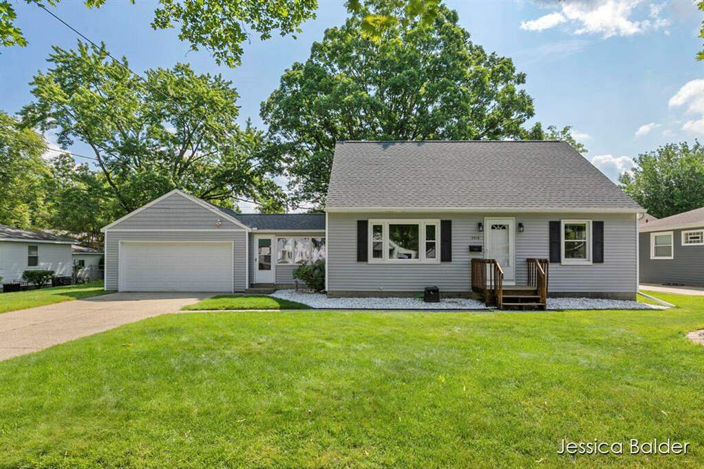 3918 Oriole Avenue Sw, Wyoming, MI 49509 | MLS# 65023020298 ...