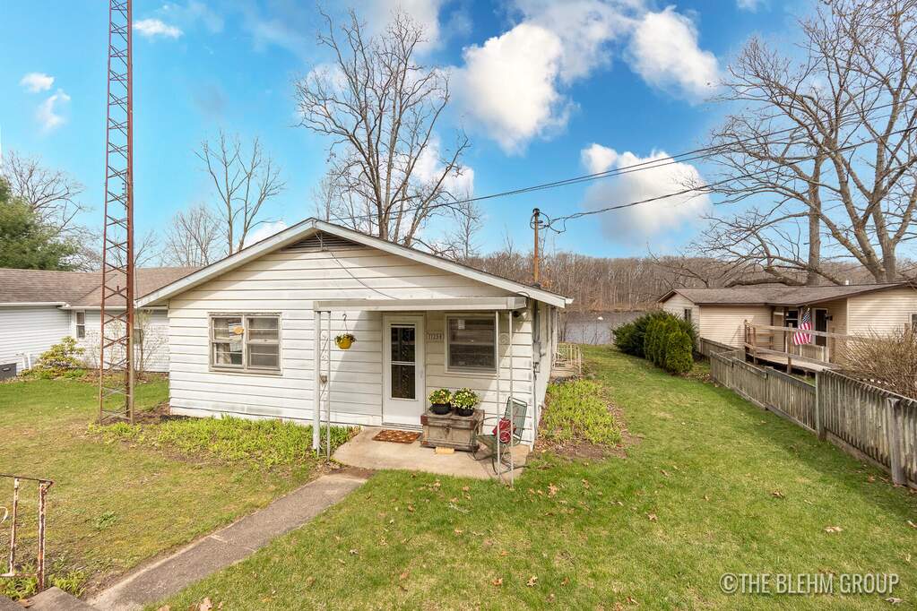 11258 Riverside Drive, White Pigeon, MI 49099 | MLS# 65025014173 ...