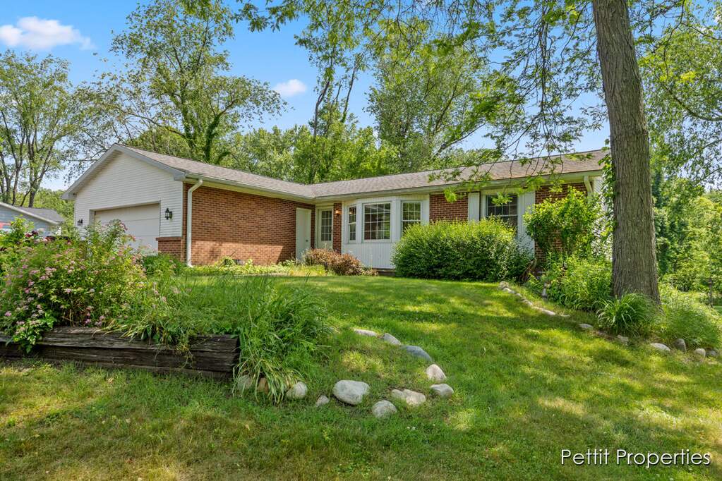 7544 Thornapple River Drive Se, Caledonia, MI 49316 | MLS# 65025029605 ...