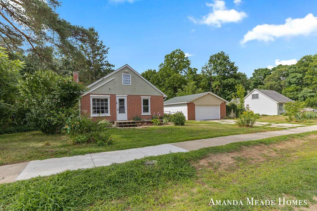 311 Pine Street, Decatur, MI 49045 | MLS# 65025035875 | @properties ...