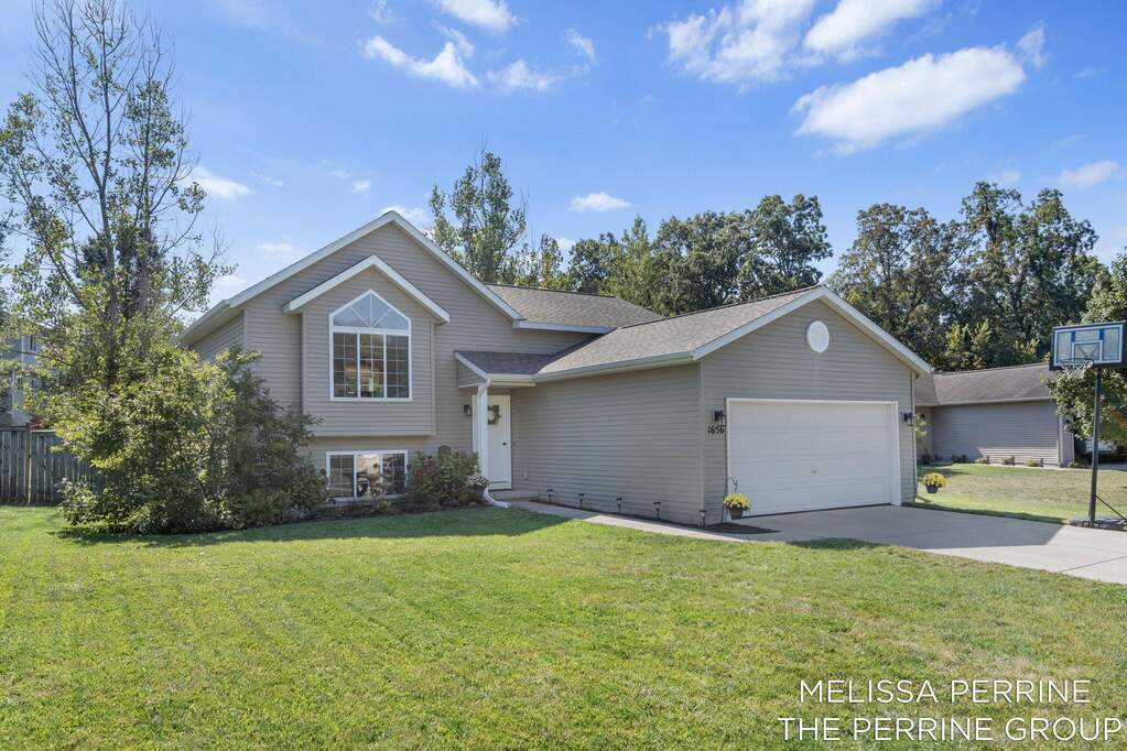 1656 Barnsley Court Se, Lowell, MI 49331 | MLS# 65025047350 ...