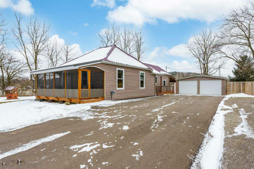 910 S Lagrave Street, Paw Paw Vlg, MI 49079 | MLS# 66021002204 ...