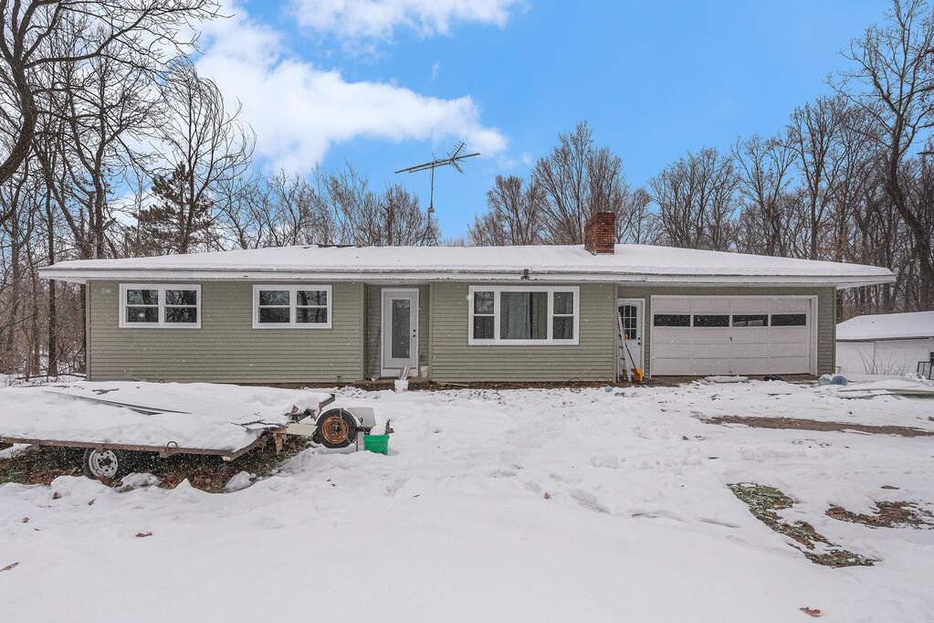 47404 Red Arrow Highway, Lawrence, MI 49064 | MLS# 66025061636 ...