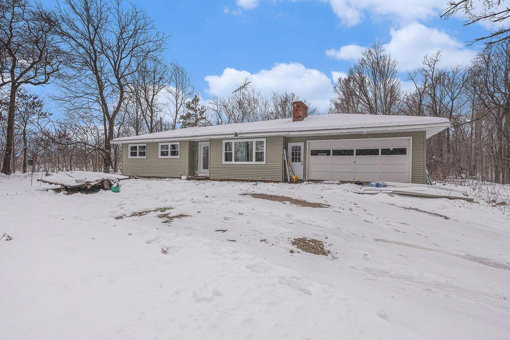 47404 Red Arrow Highway, Lawrence, MI 49064 | MLS# 66025061636 ...