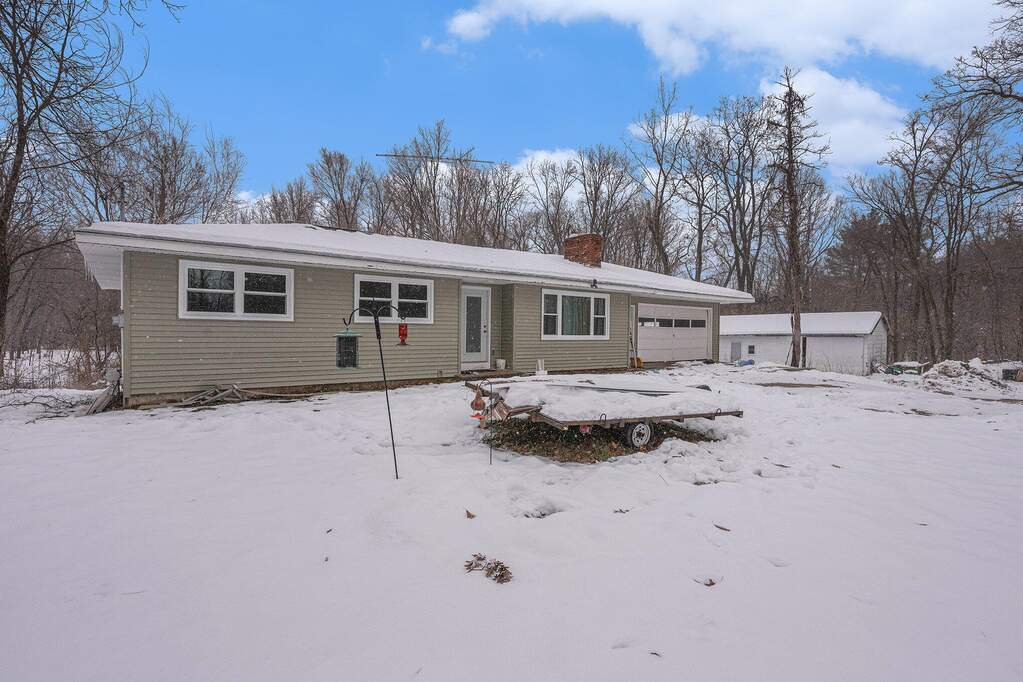 47404 Red Arrow Highway, Lawrence, MI 49064 | MLS# 66025061636 ...