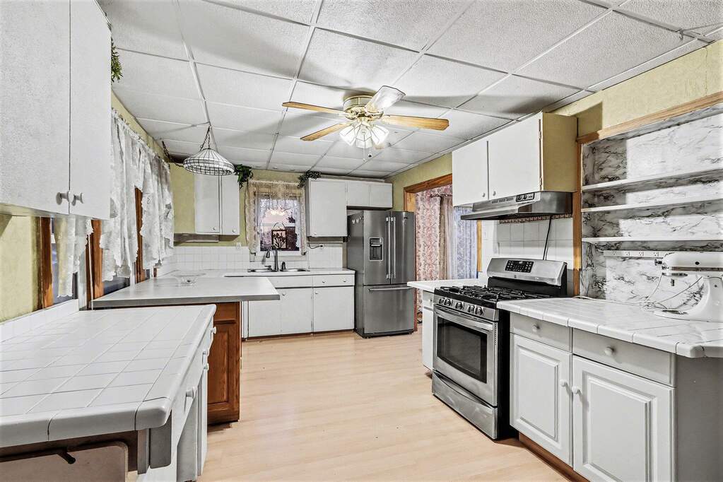 403 Keyes Drive, Parchment, MI 49004 | MLS# 66025062584 | @properties ...