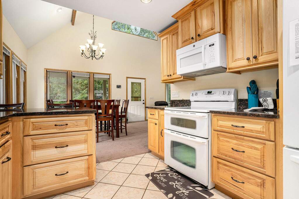 410 N Spencer Road, Mears, MI 49436 | MLS# 67025056714 | @properties ...
