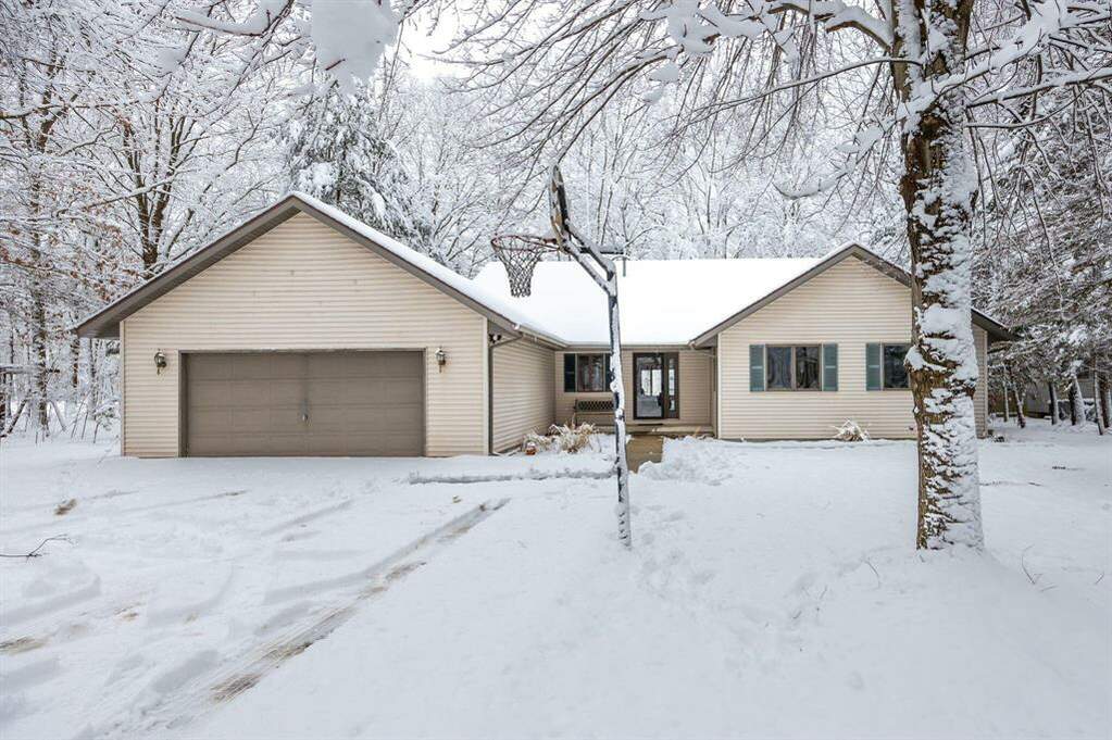 9877 Sunset Drive, Morton Twp, MI 49346 | MLS# 72024003184 ...