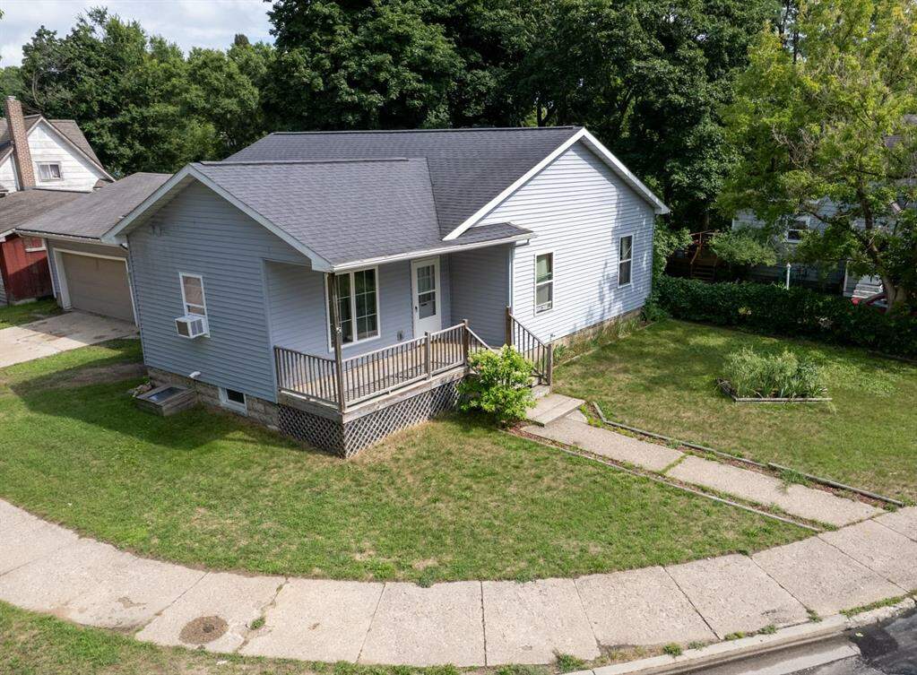 438 E Nelson, Cadillac, MI 49601 | MLS# 78080009192 | @properties SW ...