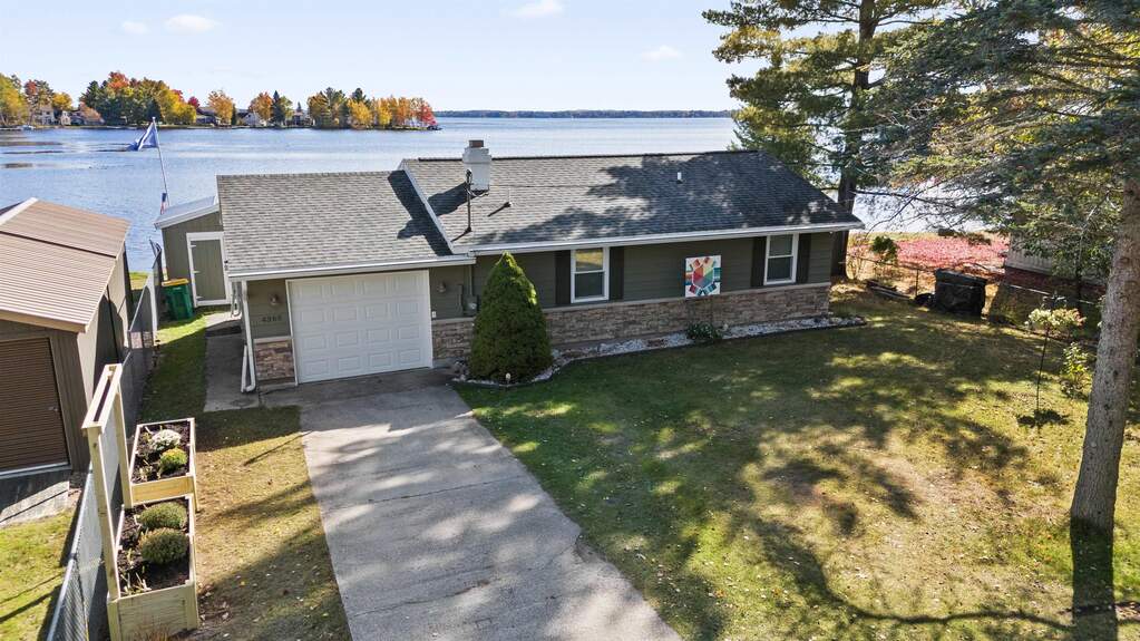 4365 W Lake Mitchell Drive, Cadillac, MI 49601 | MLS# 78080051719 ...