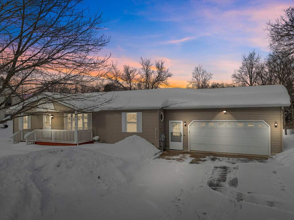 2012 Kaylyn Drive, Cadillac, MI 49601 | MLS# 78080054384 | @properties ...